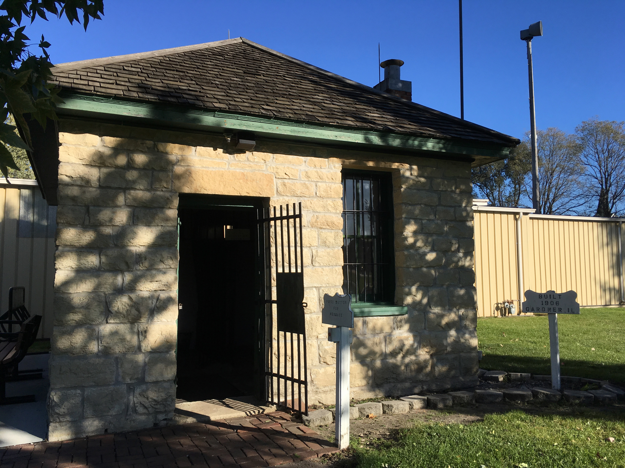 Gardner, Illinois: home of the two cell Jail and the Riviera Restaurant ...